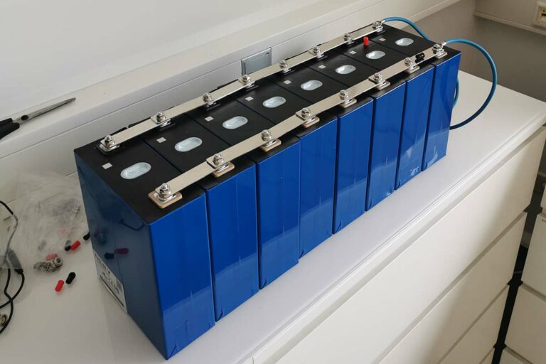 LiFePo4 - 7kW PV-Speicher 24V / 25.6V 280Ah mit 250A BMS - Lambeck Solar